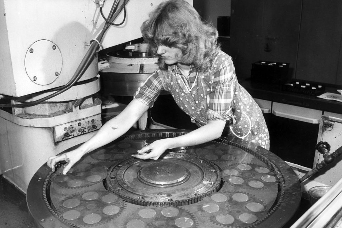 History – Siltronic / perfect silicon solutions